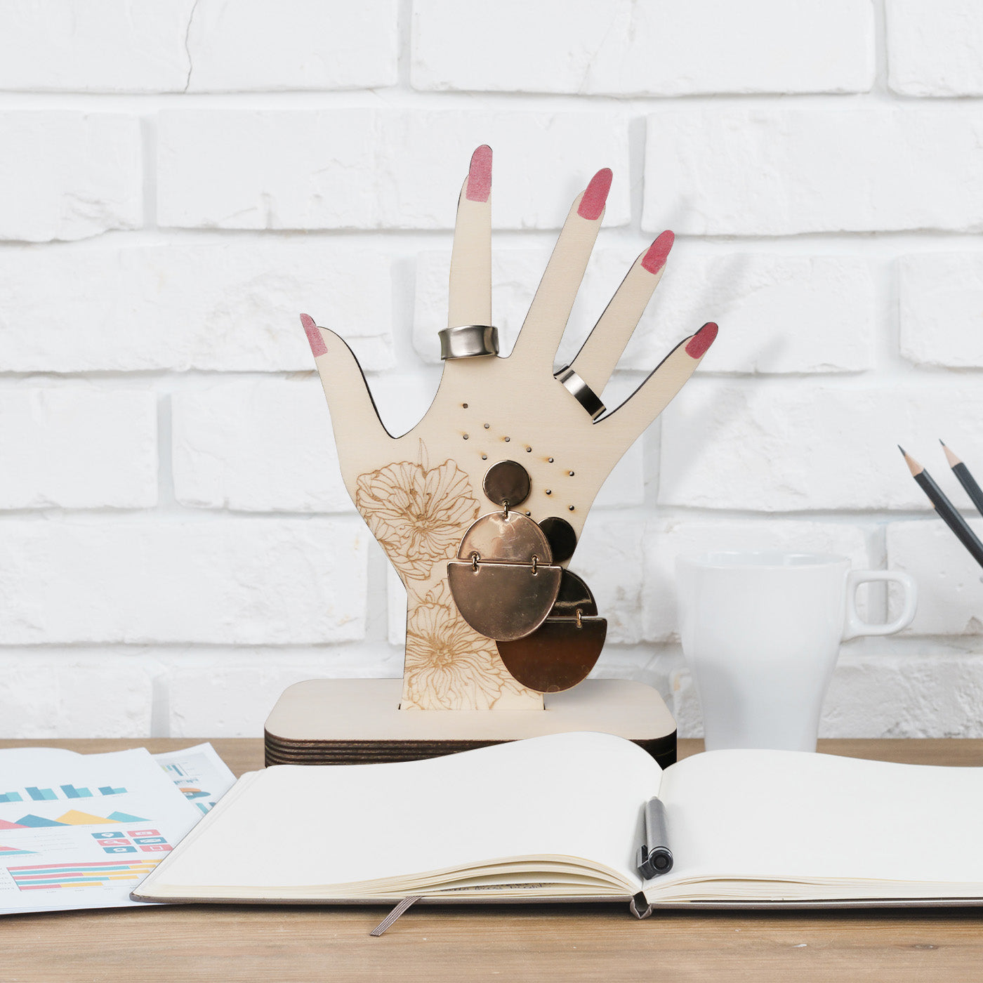 Hand Shaped Jewelry Display Stand – WeCreat Projects